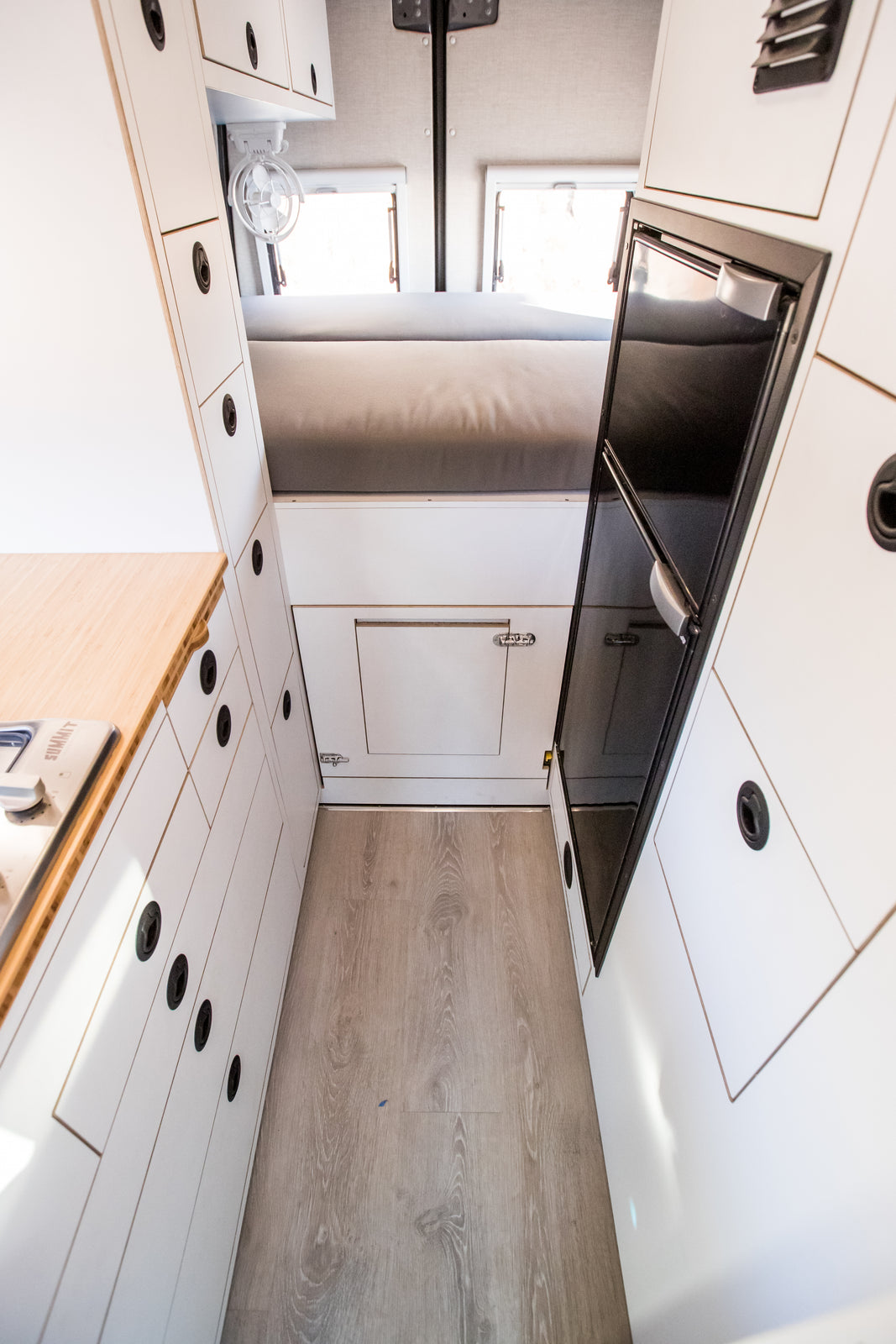 2020 4x4 Mercedes Sprinter - World Traveling Expedition Vehicle – Campovans