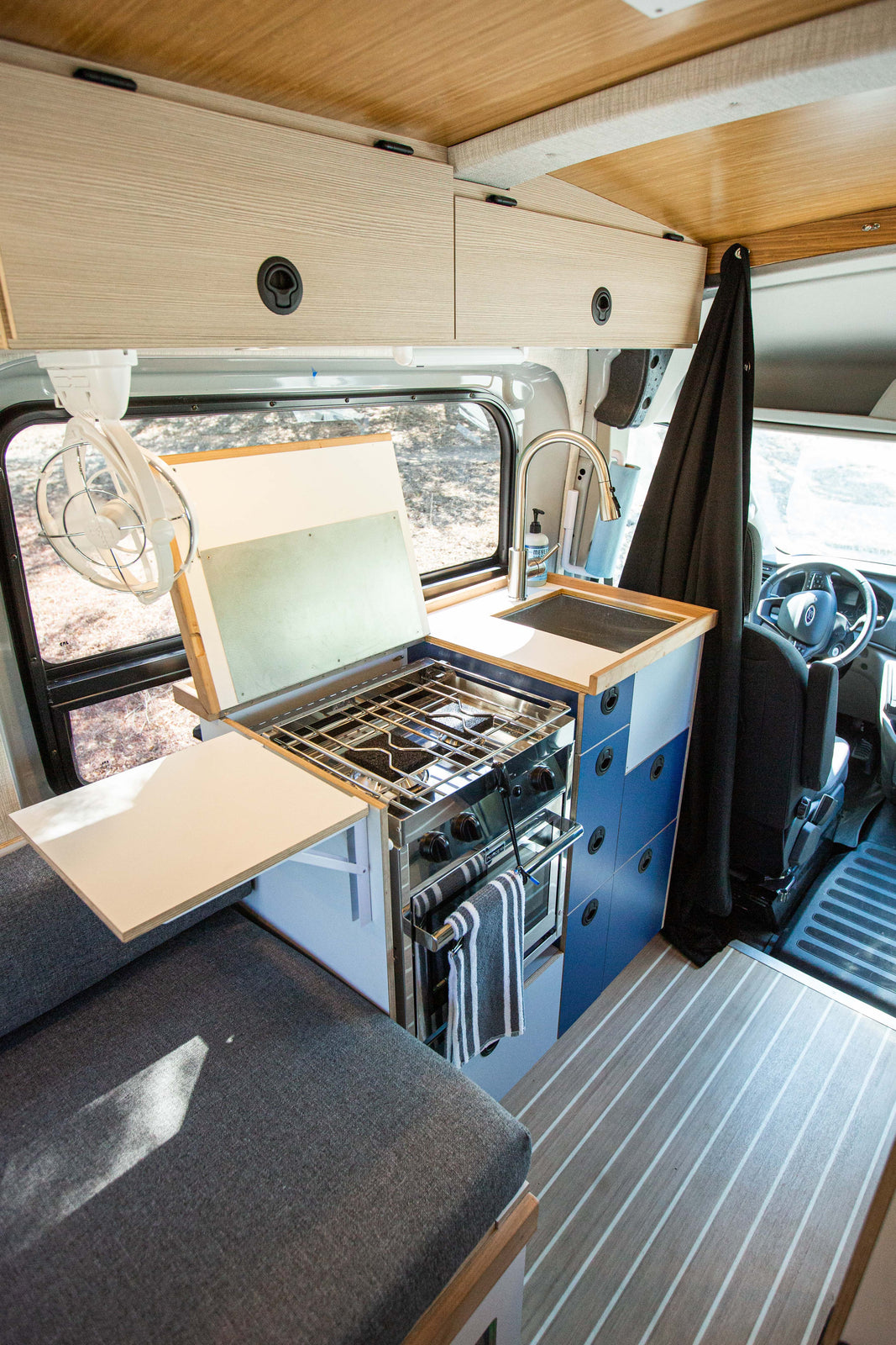 Compact AWD Transit – Campovans